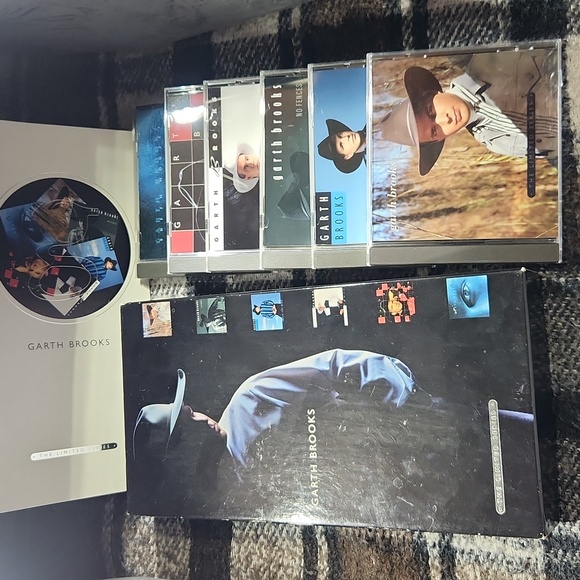 Garth Brooks | Media | Garth Brooks The Limited Edition Cd Box Set Open ...